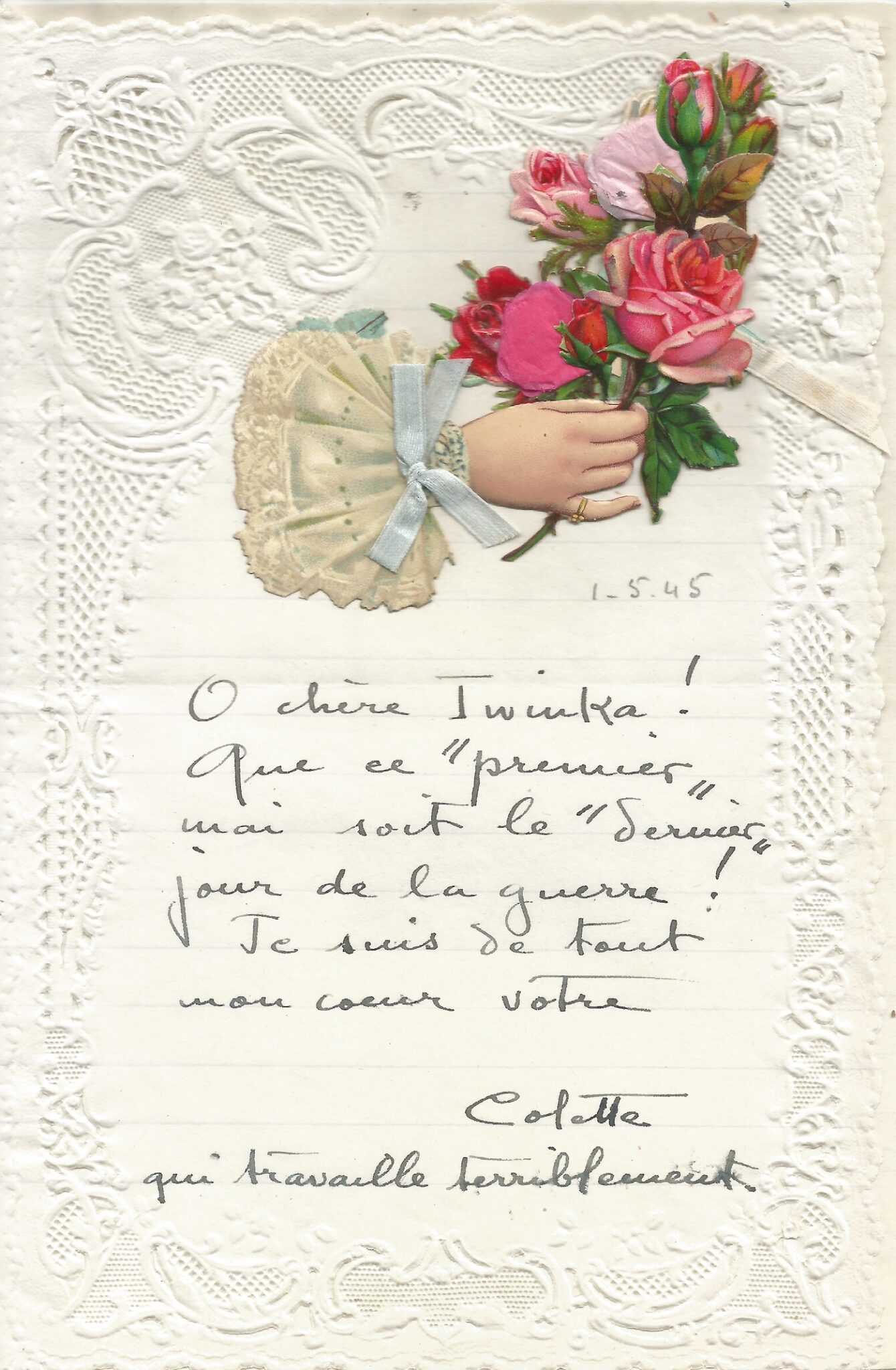 Colette vislumbra el final de la guerra y ofrece un ramo de flores ...