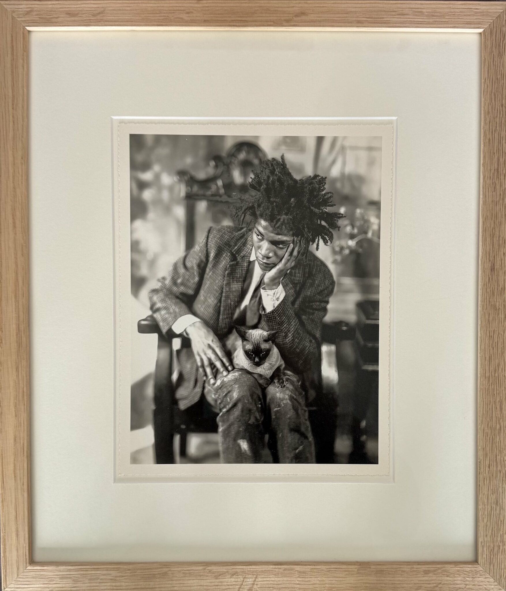 „Jean-Michel BASQUIAT und die Katze“ Foto von James Van Der Zee.